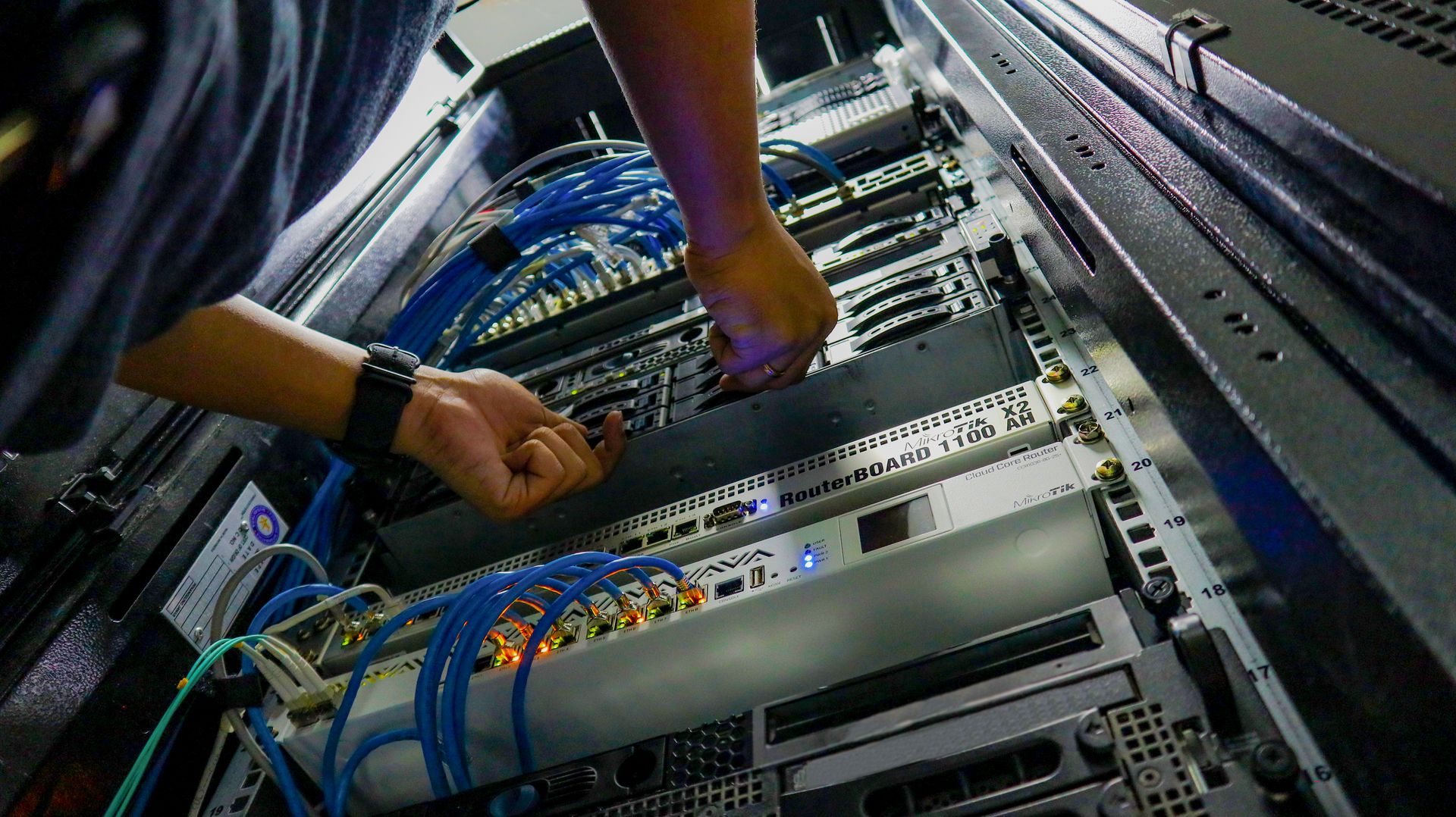 Apa saja 4 Komponen Utama Sebuah Data Center? | Omadata